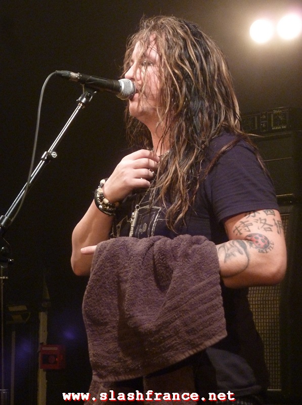 News Slash :: Eric Dover et Ryan Roxie donnent un concert en France ...